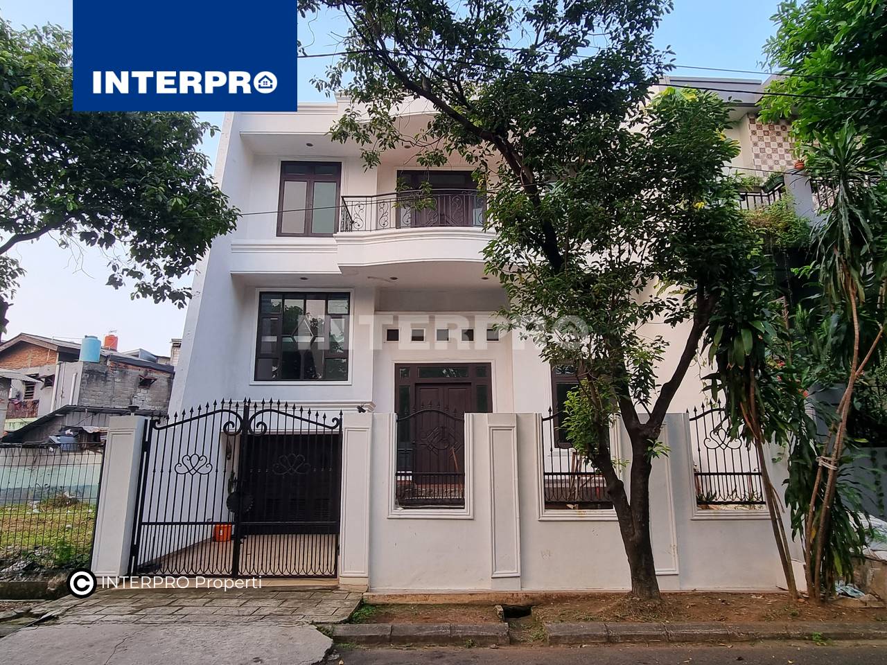 Rumah Dijual Puri Indah Kembangan Luas 175m2 - 3 lantai