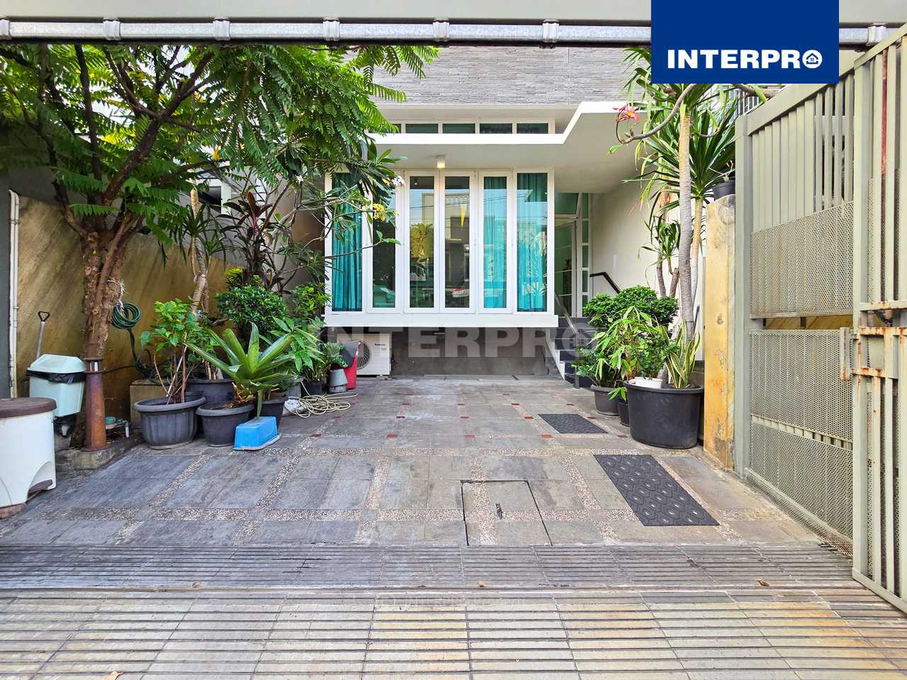 Rumah 3 Lantai Puri Indah Design Special - Luas 140m2