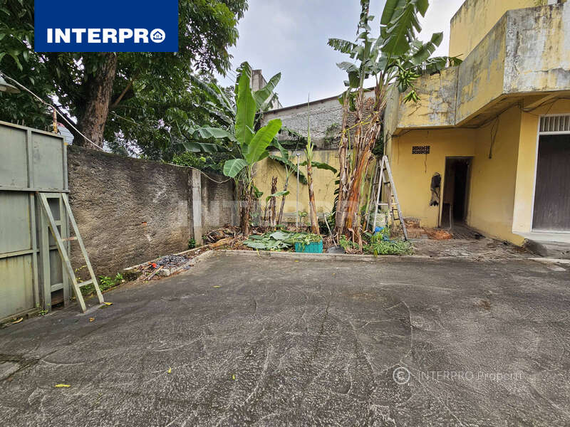 Gudang Dijual Pos Pengumben Raya - Zona Komersil - 400m2
